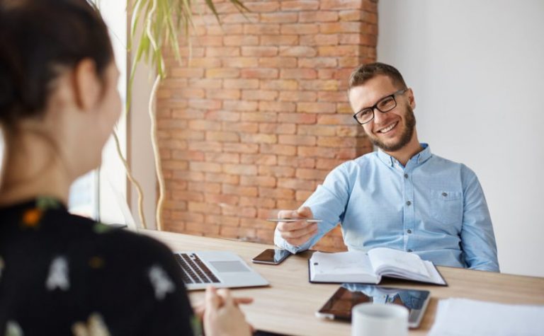 Ejemplos de preguntas cerradas en una entrevista de trabajo